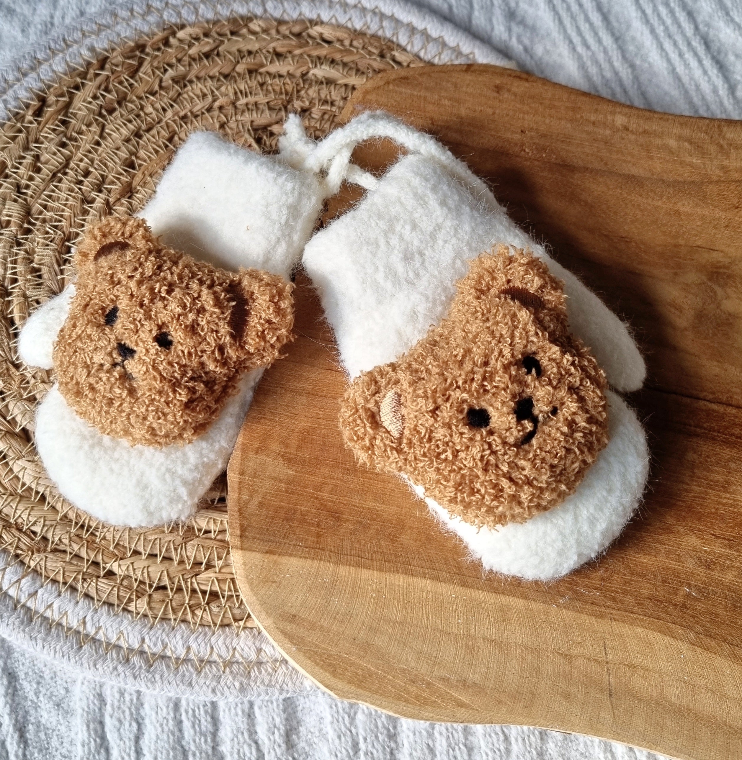 Baby Handschoenen / Wanten Met Teddy Beertje - Beige – www.rammelaartje.nl